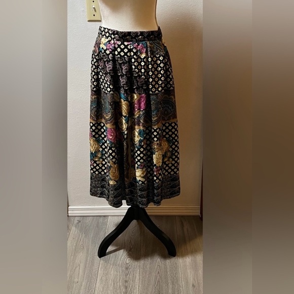Koret | Skirts | Koret Black And Tan Floral Midi Skirt | Poshmark